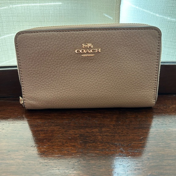 Coach | Bags | Coach Beige Leather Zip Around Wallet With Gold Logo New ...